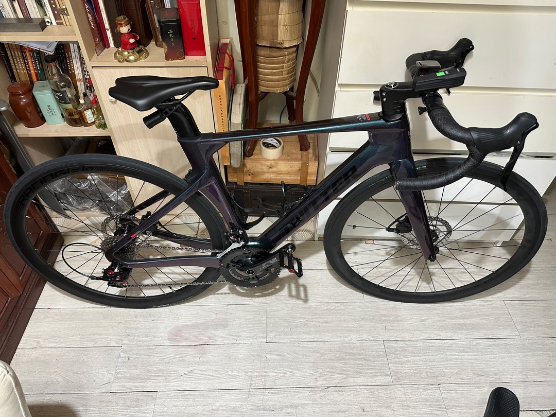 Twitter R10-Disc Carbon Fiber Road Bike, 運動產品, 單車及配件, 單車 - Carousell
