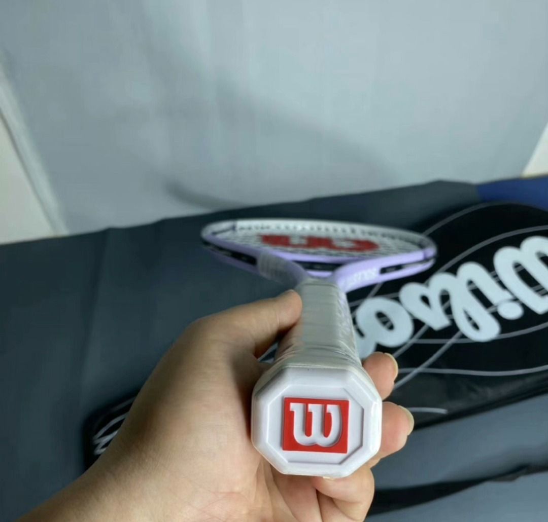 Wilson SOLESTE 105薰衣草紫 男女同款 全碳素網球拍, 運動產品, 運動與體育, 運動與體育 - 球拍和球類運動 ...