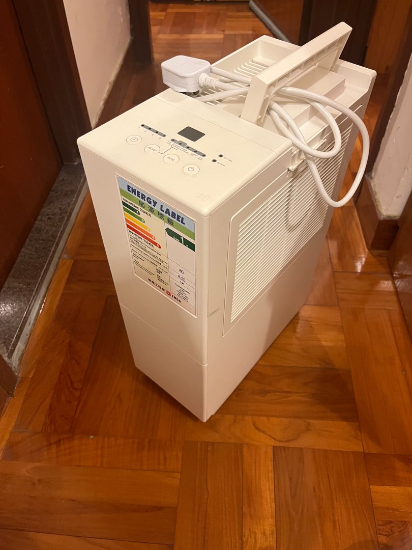 正負零+-0 XQJ-C010 抽濕機, 家庭電器, 空氣清新機及抽濕機 - Carousell