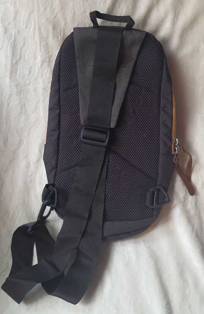 Beanpole Body bag, Women's Fashion, Bags & Wallets, Cross-body Bags on ...