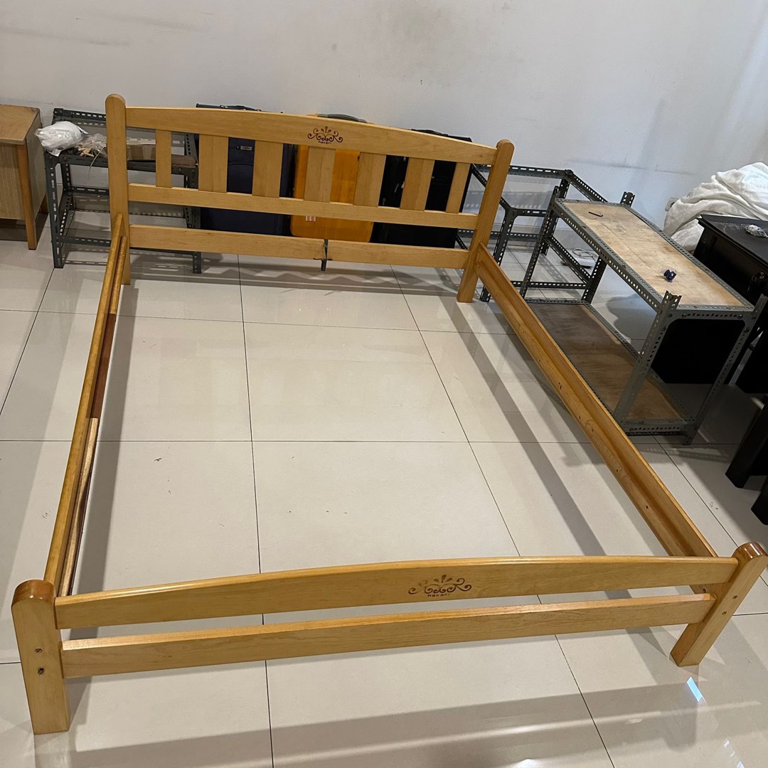 Divan Dipan Kasur Mattress Matras Kayu tidur queen, Perabotan Rumah di ...