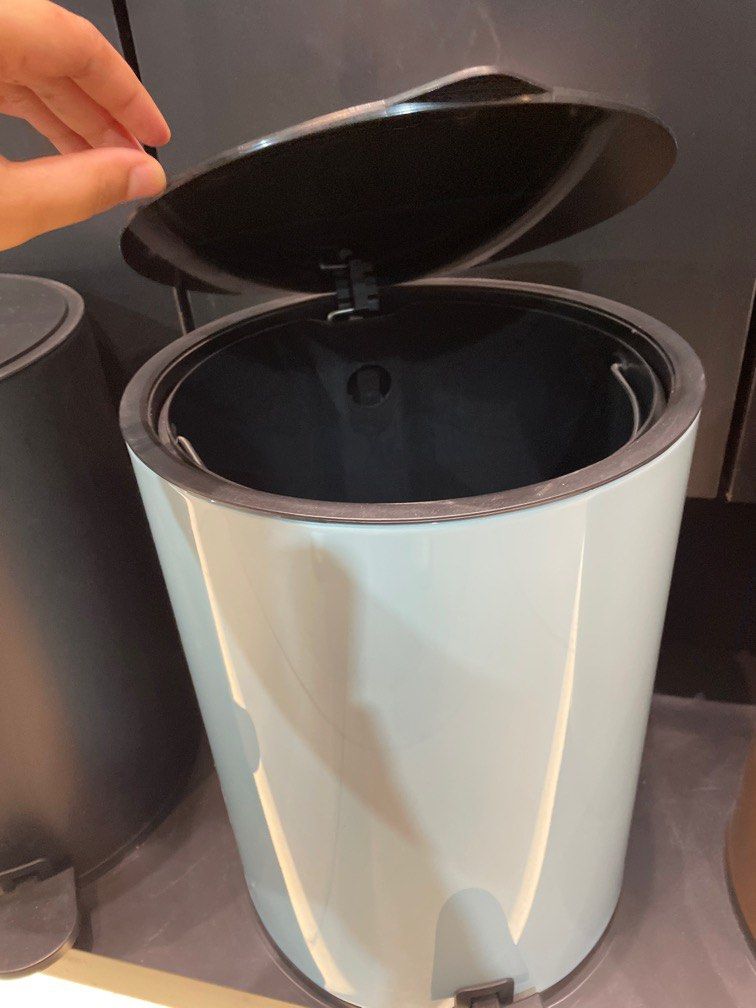 Dustbin capacity 12L blue, Furniture & Home Living, Cleaning & Homecare ...