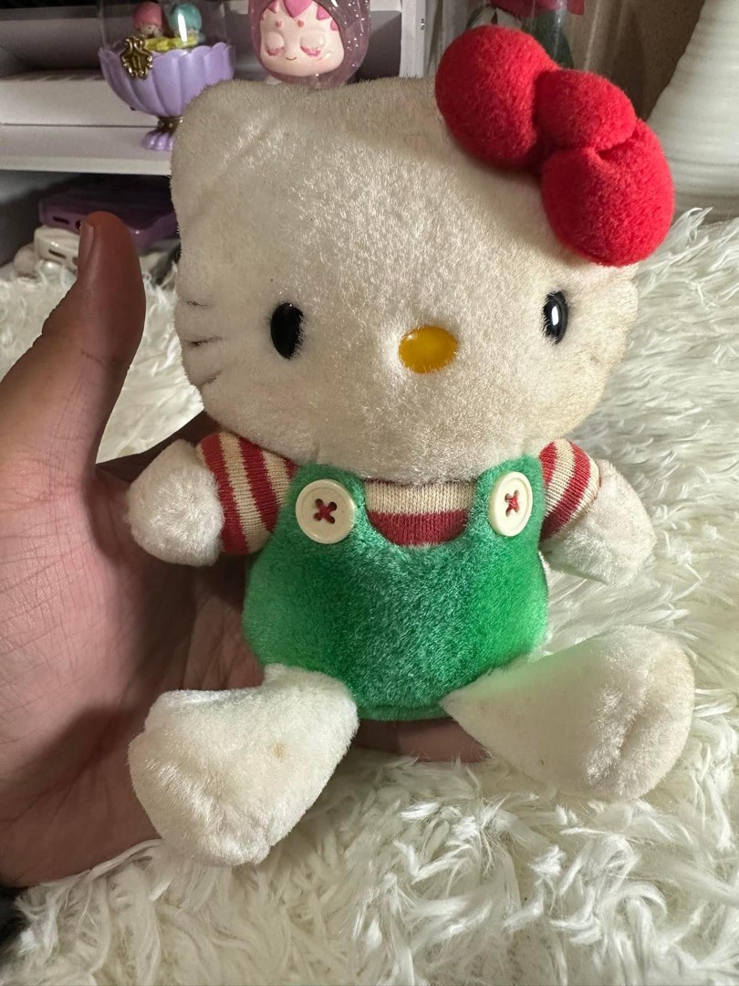 Hello kitty 2 old classic, Hobbies & Toys, Toys & Games on Carousell
