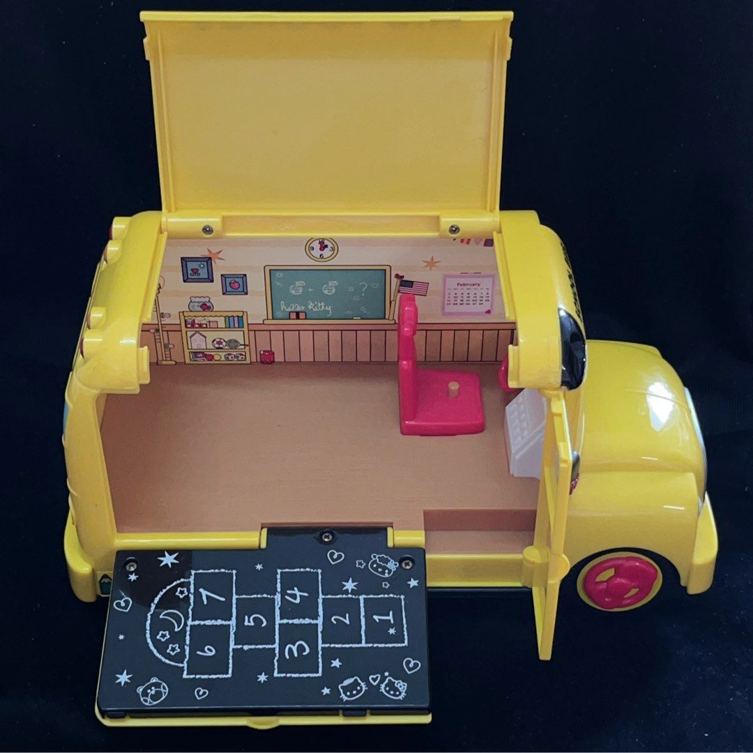 三立區Hello Kitty校車 學校公車 巴士 玩具可展開 當教室遊戲家家酒@qp71-6, 書籍、休閒與玩具, 玩具、公仔、桌遊在旋轉拍賣