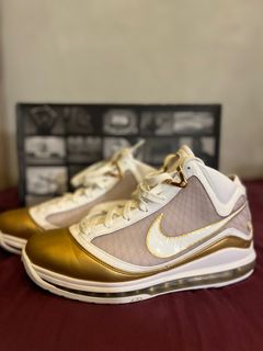 Lebron XX 20 LBJ 20 UN UNINTERRUPTED 聯名, 他的時尚, 鞋類, 運動鞋、球鞋在旋轉拍賣