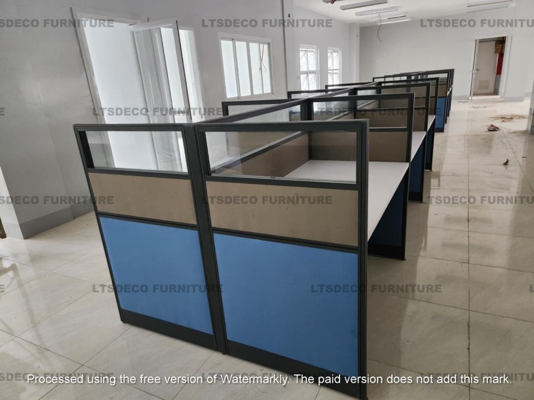 modular table with glass cubicle partition | office furniture and ...