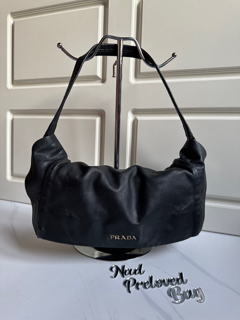 Prada (Rare!!), Barang Mewah, Tas & Dompet di Carousell