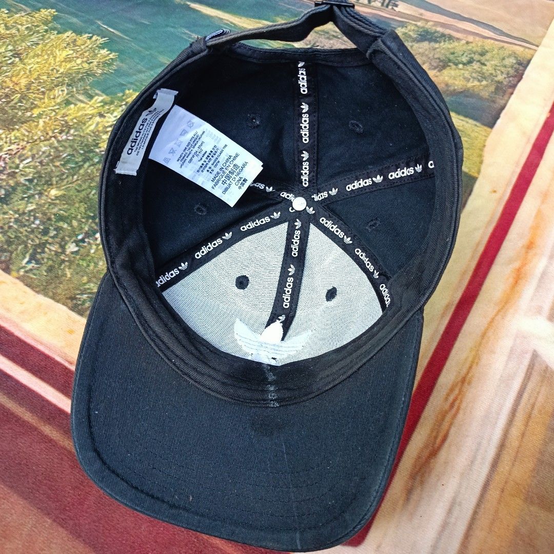 Topi adidas bunga, Men's Fashion, Watches & Accessories, Cap & Hats on ...