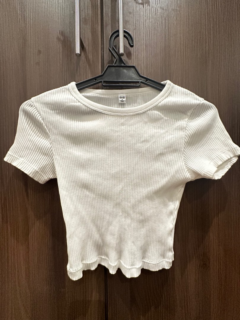 Uniqlo Crop Knitted White top/ can be wear as Inner, Women's Fashion ...