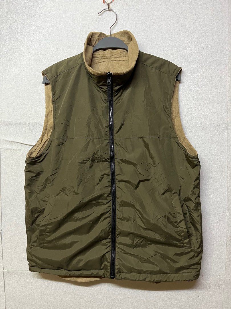 Uniqlo Reversible Utility Vest, Men's Fashion, Coats, Jackets and ...