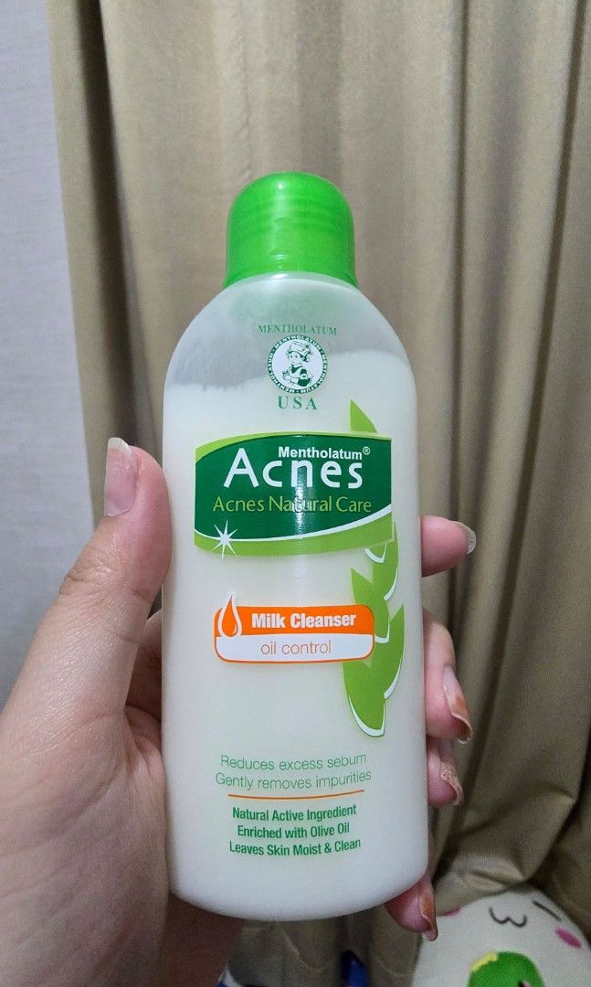 Acnes Milk Cleanser Oil Control Susu Pembersih Wajah Kesehatan Kecantikan Kulit Sabun Tubuh di Carousell