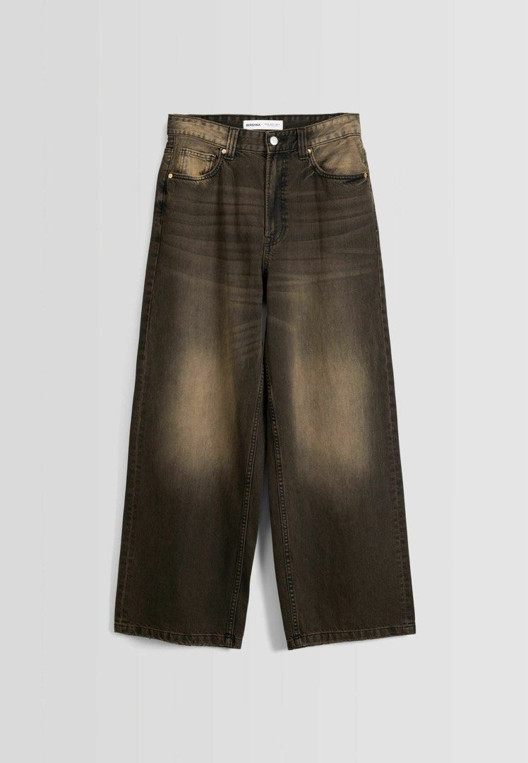 Bershka Super Baggy Jeans, Men's Fashion, Bottoms, Jeans on Carousell