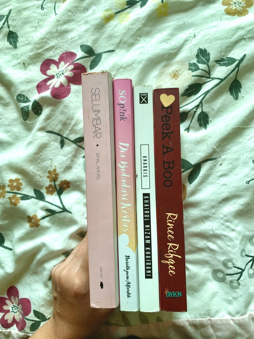 BUNDLE BUKU NOVEL MELAYU, Hobbies & Toys, Books & Magazines, Storybooks ...
