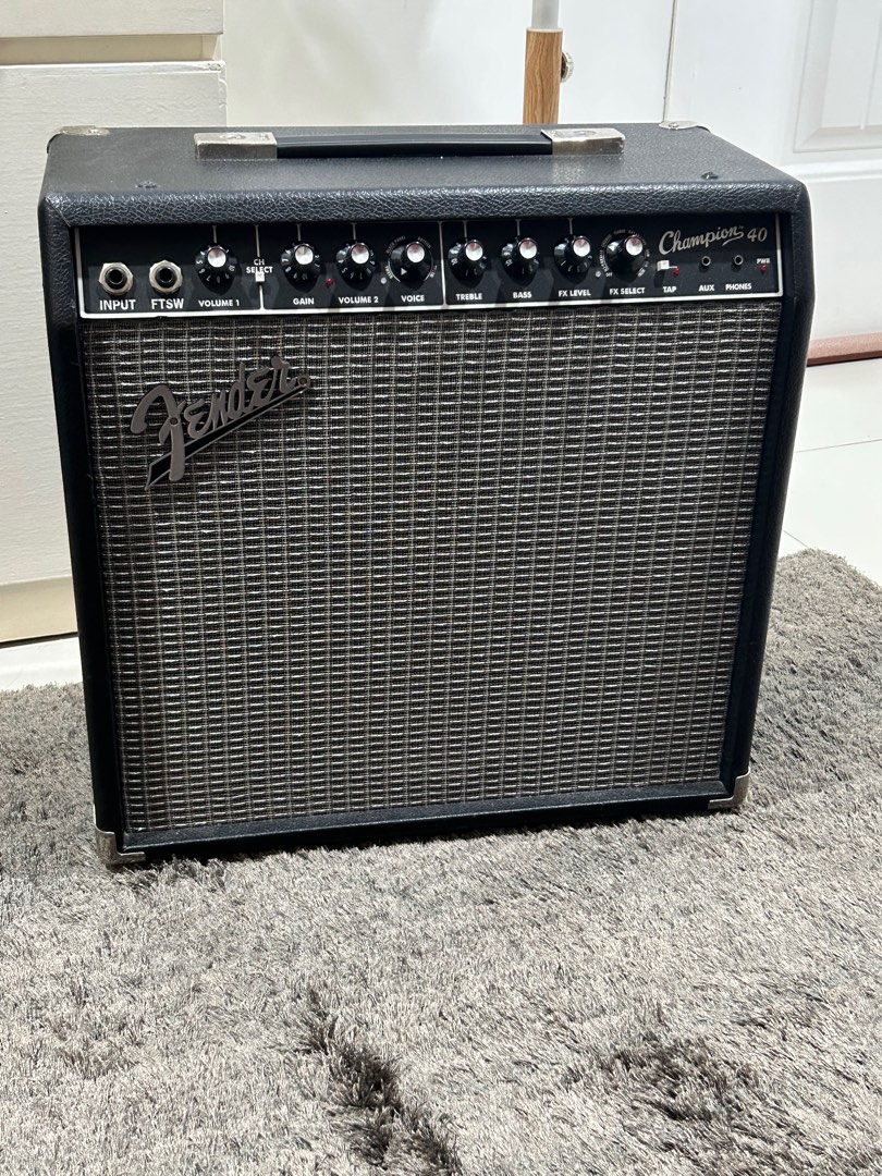 Fender champion 40 Watts, Hobbies & Toys, Music & Media, Musical ...