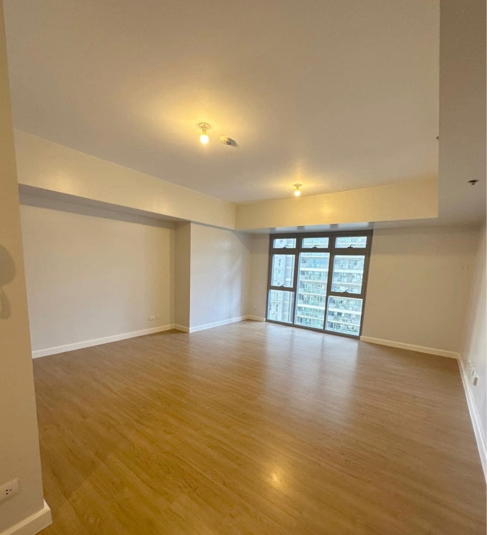 For Sale: BGC Park Triangle Studio, Property, For Sale, Apartments ...