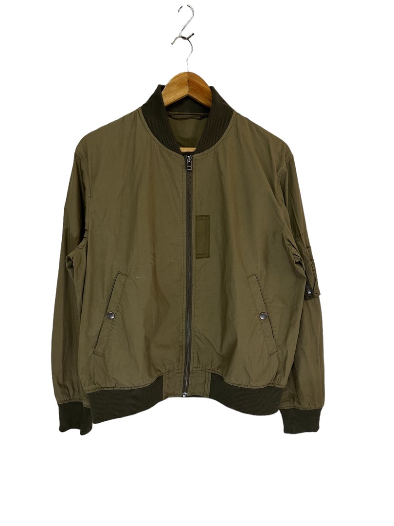gu bomber light jacket, Men's Fashion, Coats, Jackets and Outerwear on ...