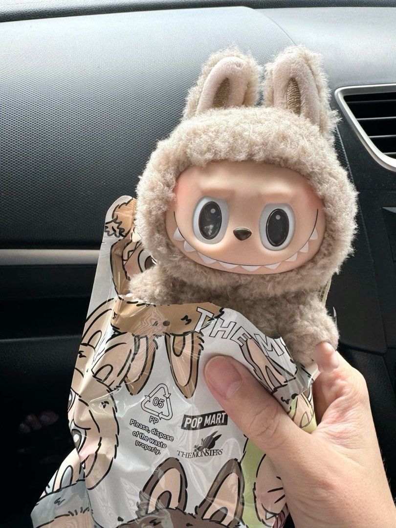 Labubu Macaron Toffee Soymilk ORIGINAL, Toys & Collectibles, Mainan di ...