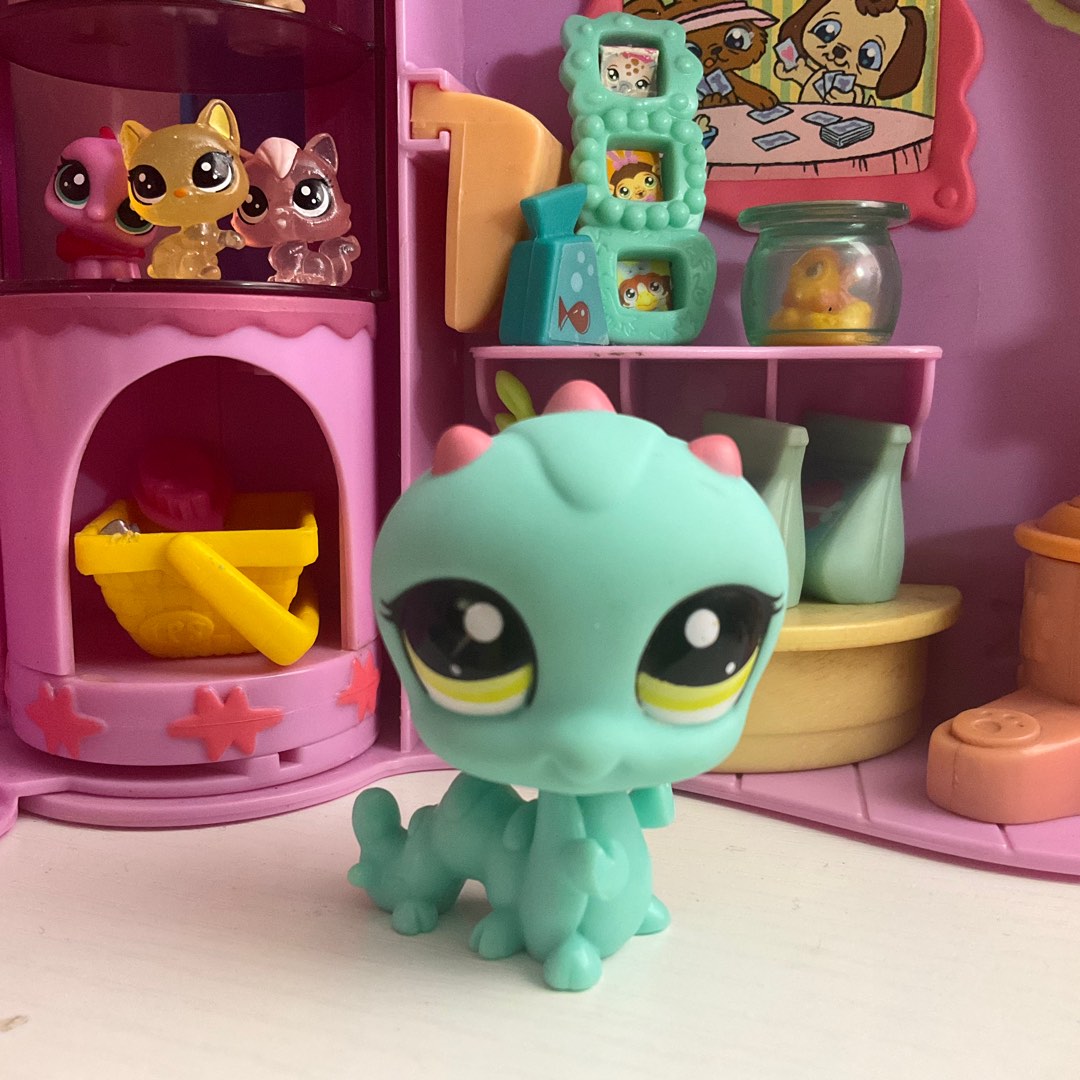 Lps caterpillar, Hobbies & Toys, Toys & Games on Carousell