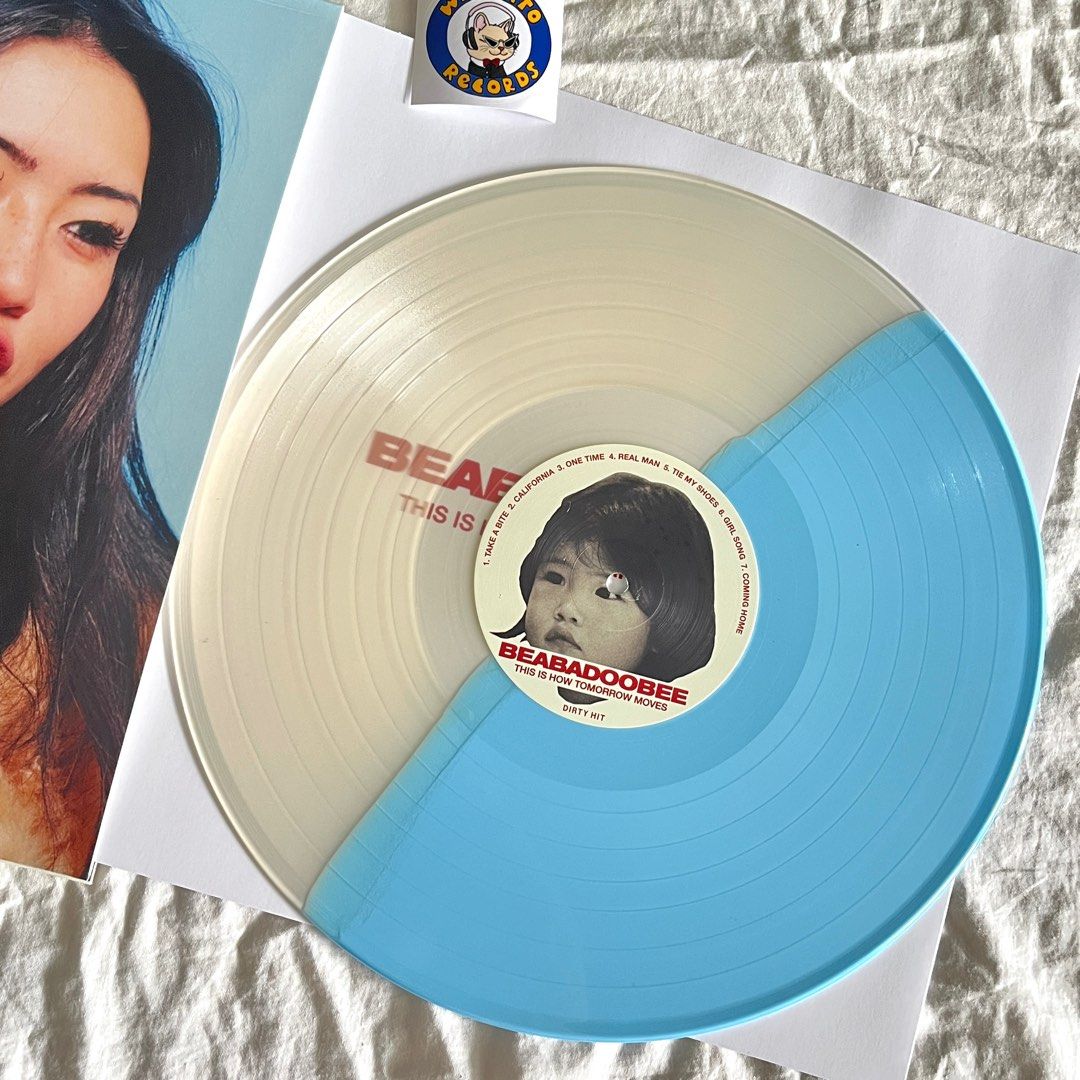 Beabadoobee - This is how tomorrow moves (Blue and white split LP ...