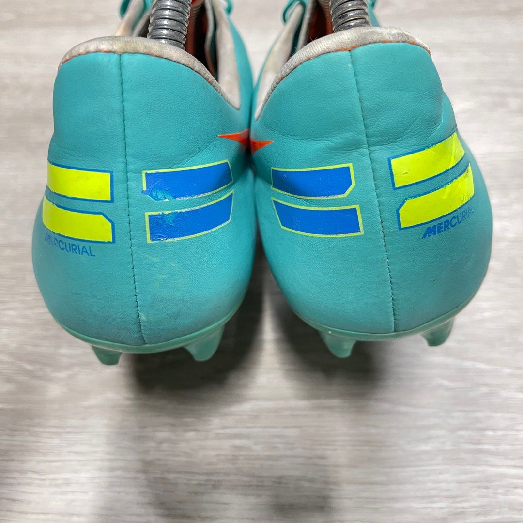 BOOT BOLA NIKE, Men's Fashion, Footwear, Boots on Carousell