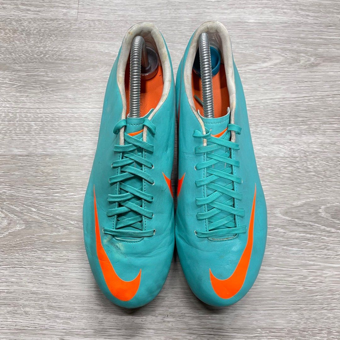 BOOT BOLA NIKE, Men's Fashion, Footwear, Boots on Carousell