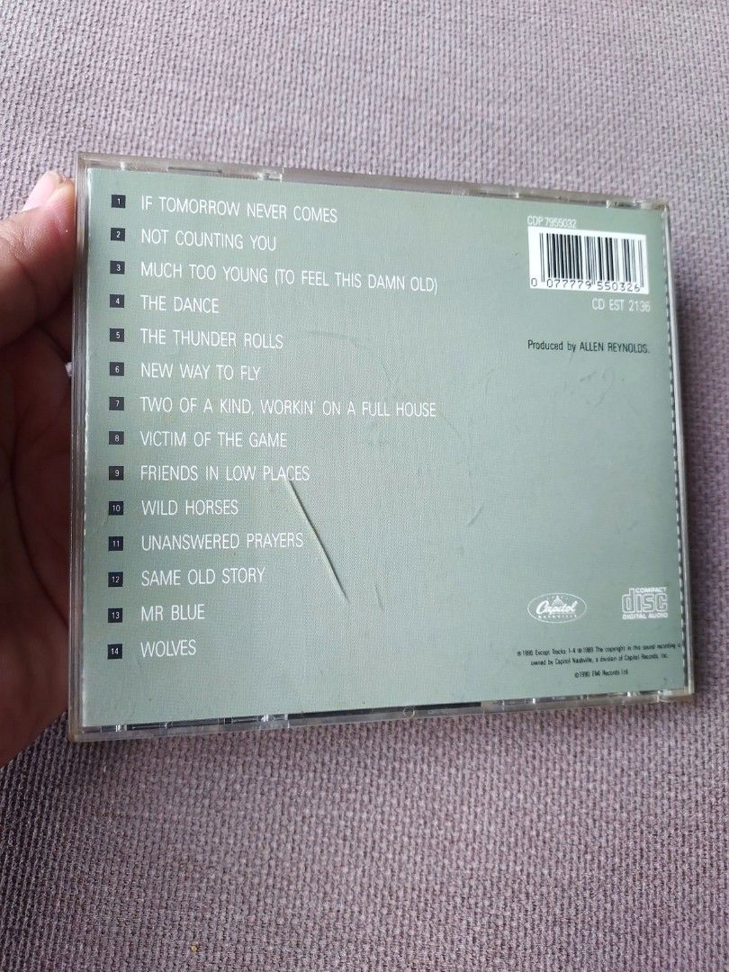 CD GARTH BROOKS | NO FENCES, Hobbies & Toys, Music & Media, CDs & DVDs ...