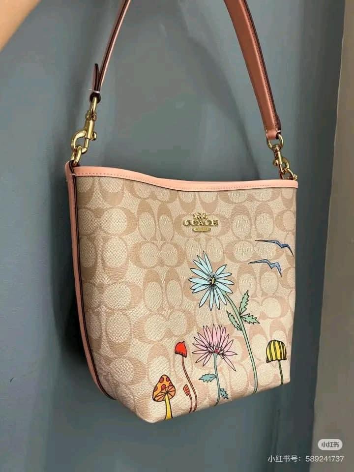 Coach bucket, Women's Fashion, Bags & Wallets, Cross-body Bags on Carousell