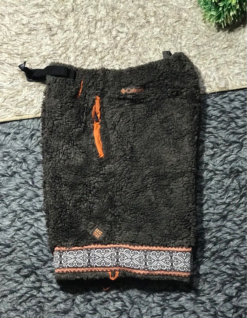 Columbia mapala leaf, Men's Fashion, Bottoms, Shorts on Carousell