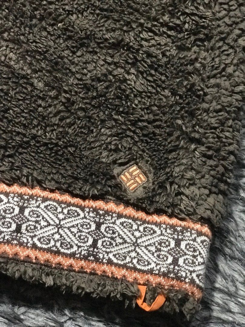 Columbia mapala leaf, Men's Fashion, Bottoms, Shorts on Carousell