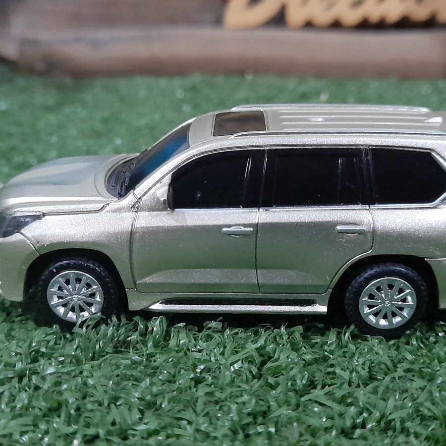 Diecast Miniatur Lexus LX570 skala 1:43, Toys & Collectibles, Mainan di ...