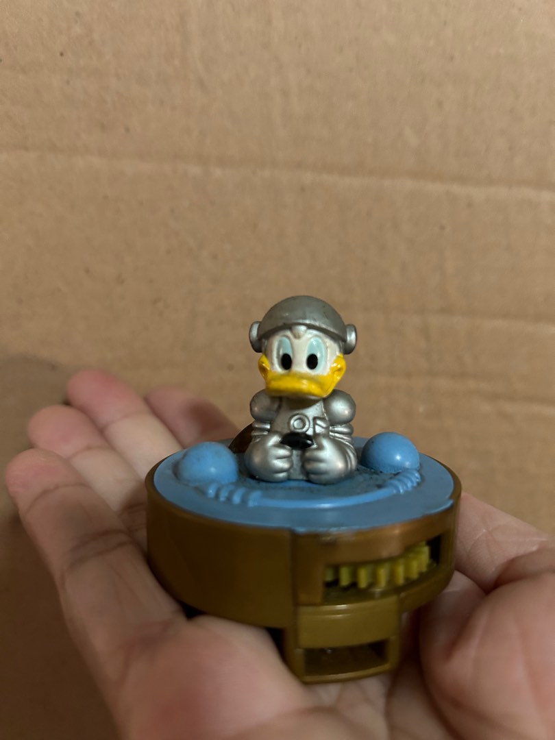 Donald Duck Spinning Top*0, Hobbies & Toys, Toys & Games on Carousell