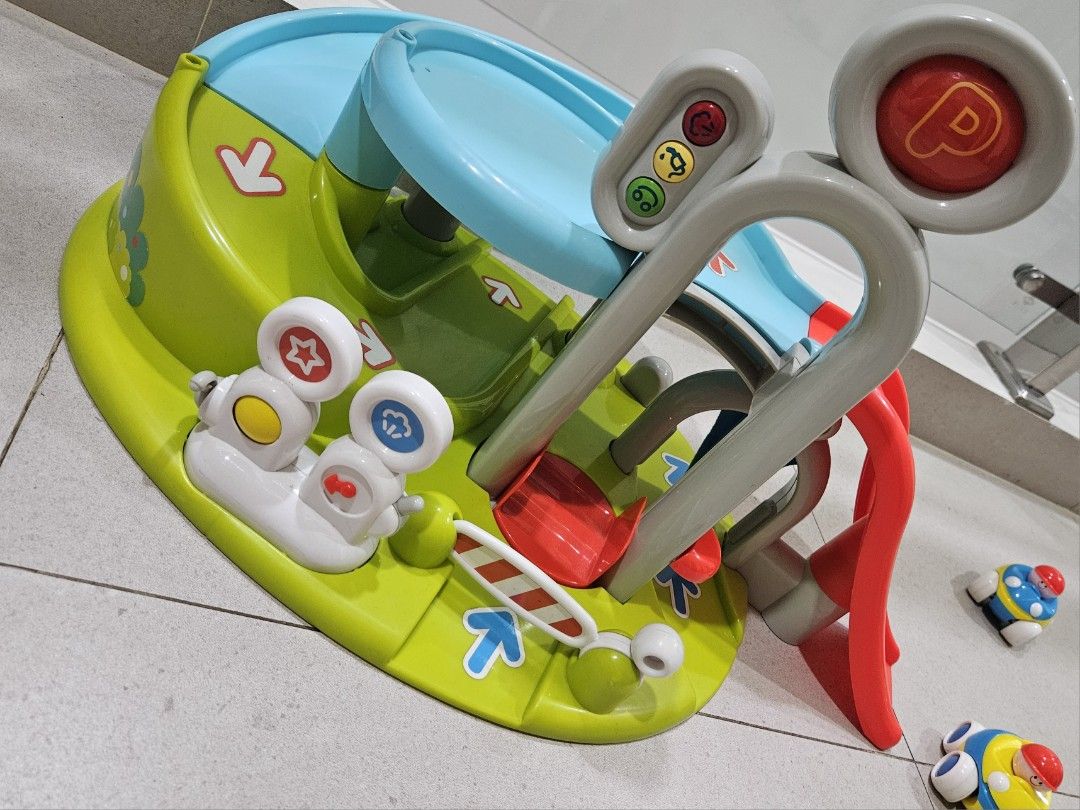 ELC Whizz World Lights and Sounds Car Garage, Bayi & Anak, Mainan ...