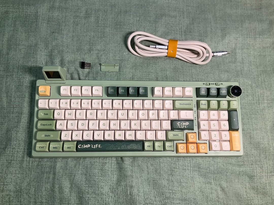 EPOMAKER RT100 Mechanical Keyboard with Mini TV Display - Green ...