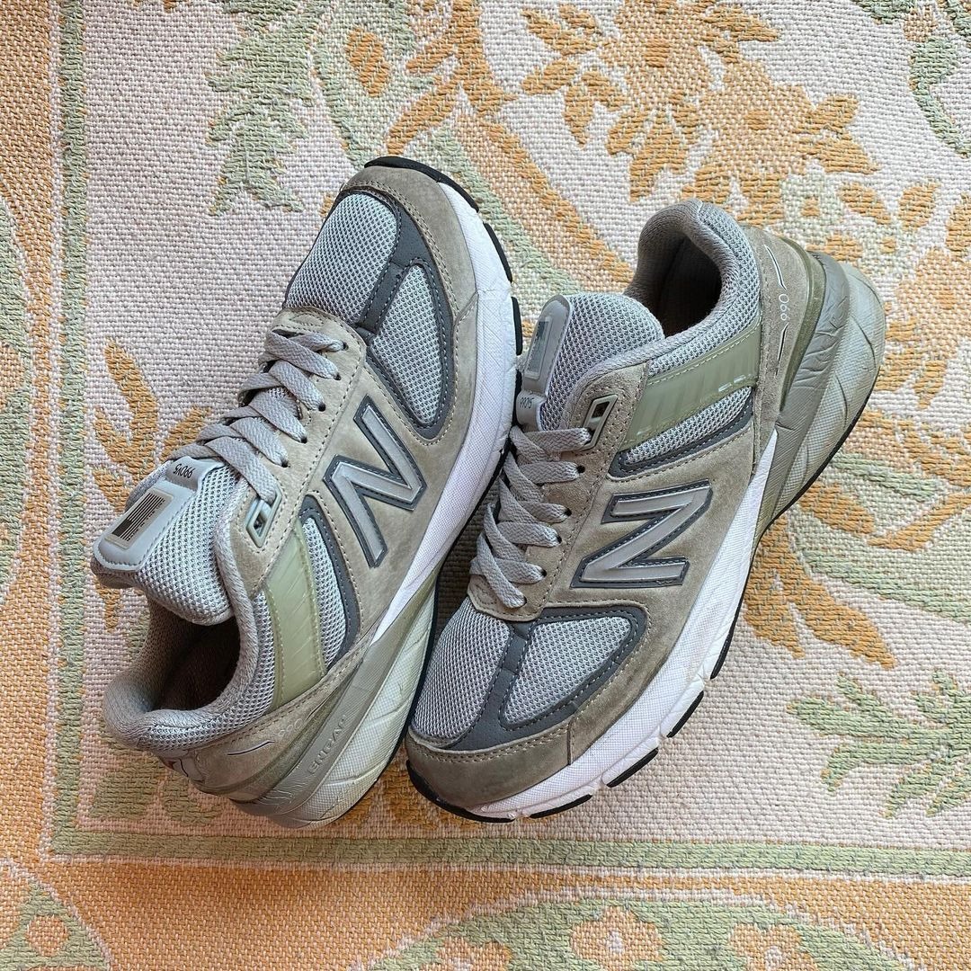 NEW BALANCE 990v5 GREY, Men's Fashion, Footwear, Sneakers on Carousell