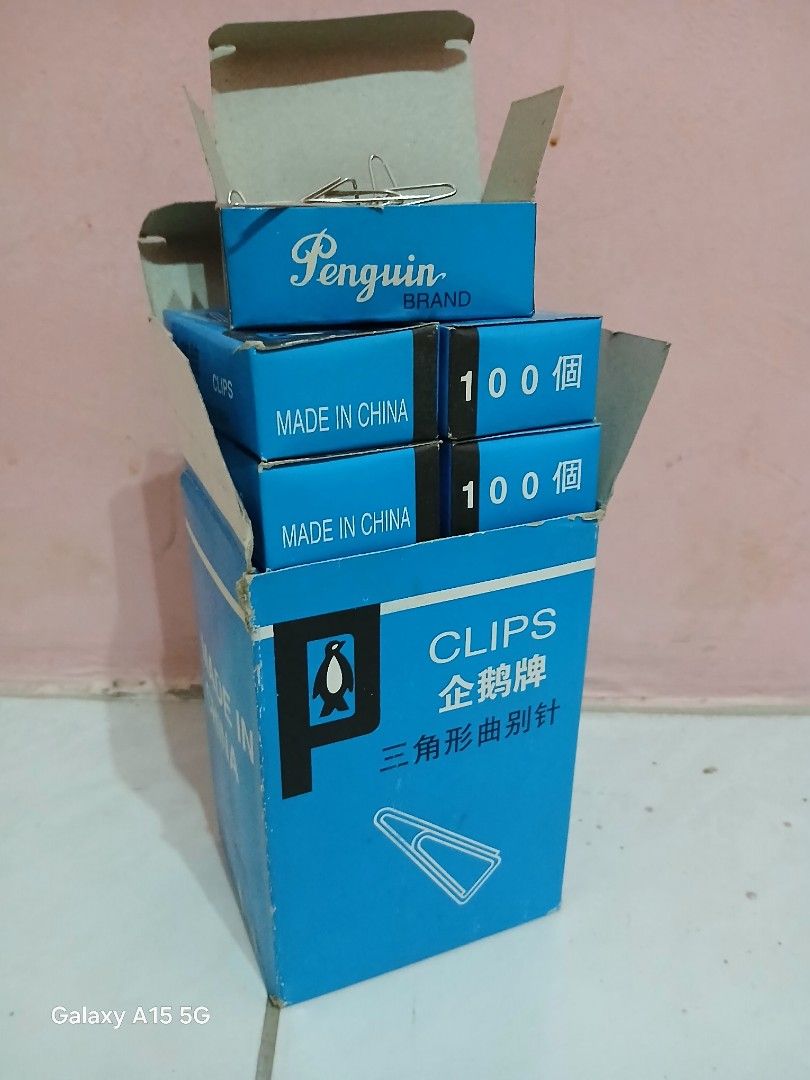 Penguin Paper Clip Q156241/025, Hobbies & Toys, Stationery & Craft ...