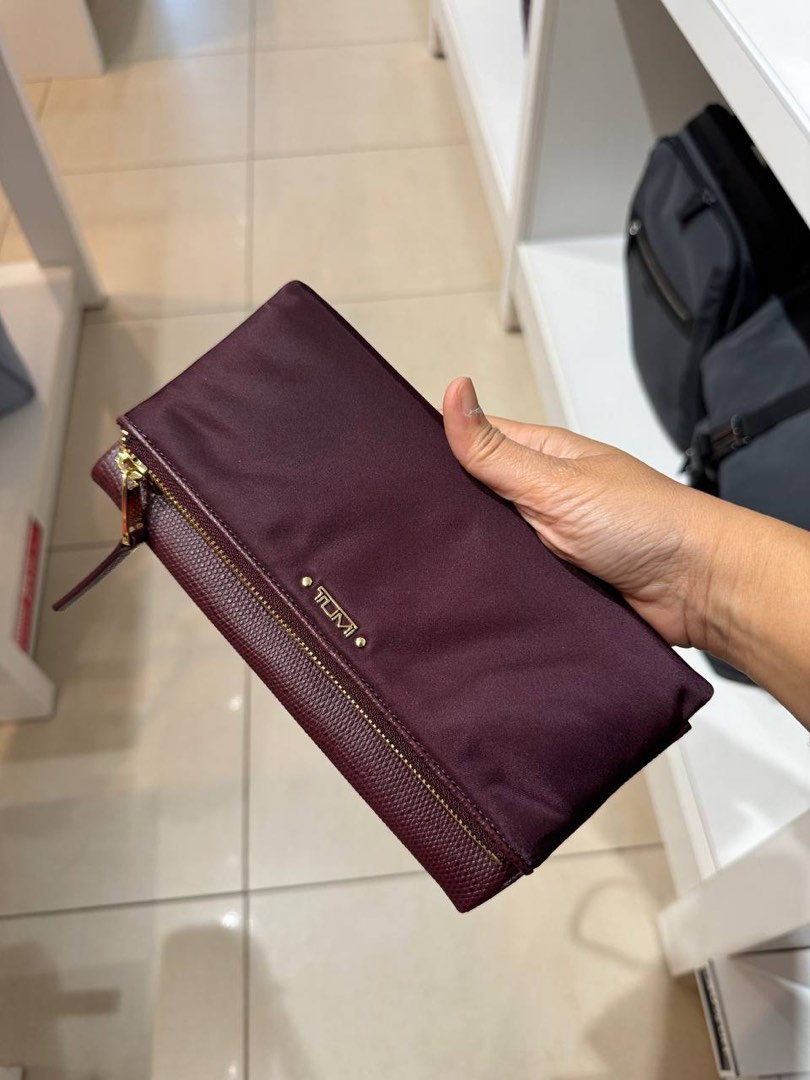 (PREORDER) TU TRAVEL WALLET, Women's Fashion, Bags & Wallets, Wallets ...