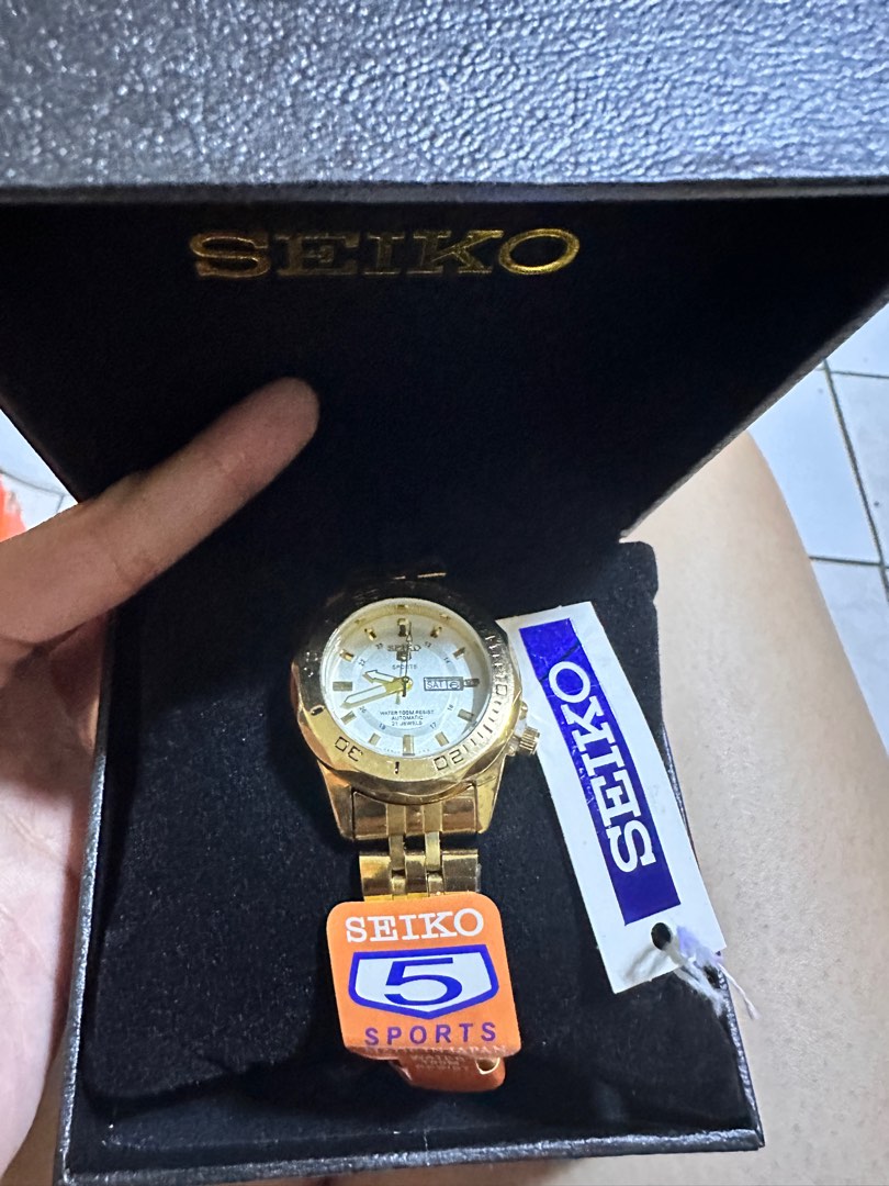 Seiko small watch, Women's Fashion, Watches & Accessories, Watches on ...
