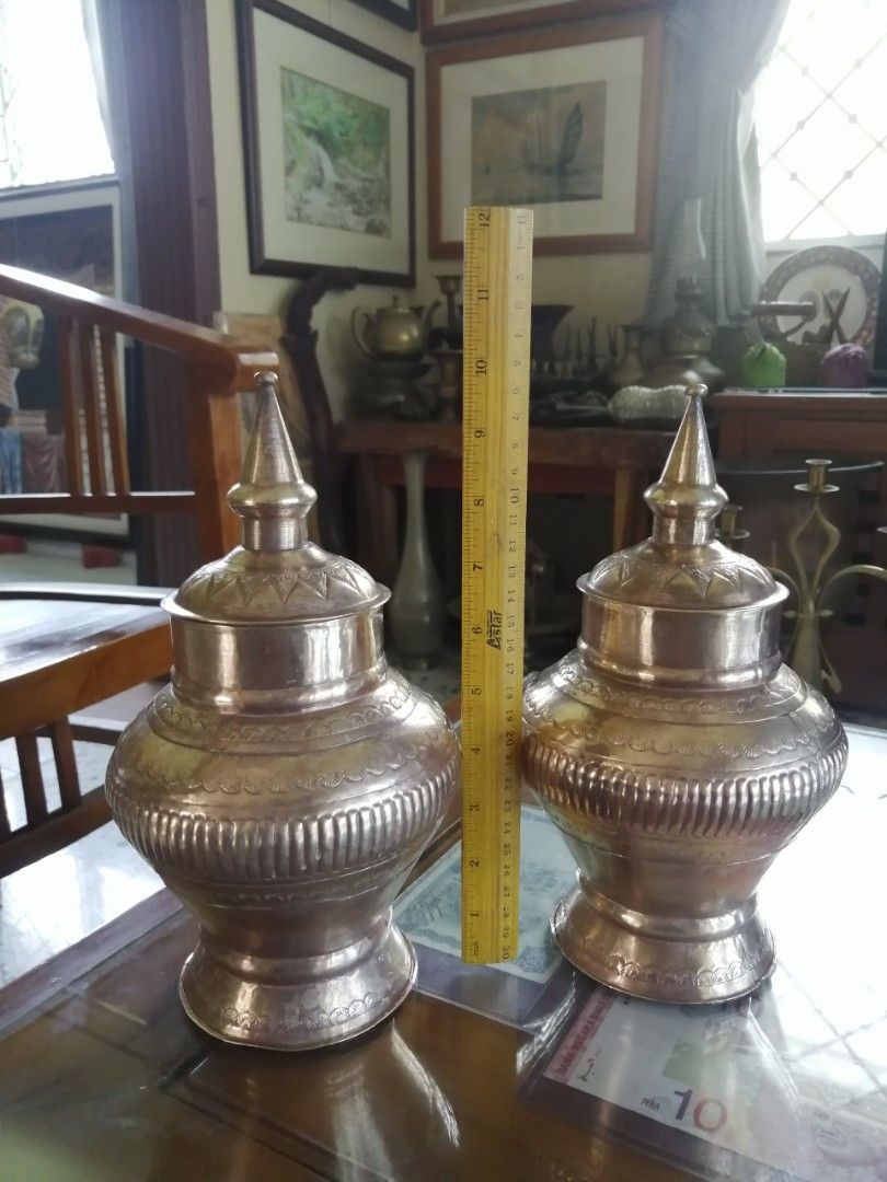 Sepasang Bekas Bunga Rampai Tembaga, Hobbies & Toys, Collectibles ...