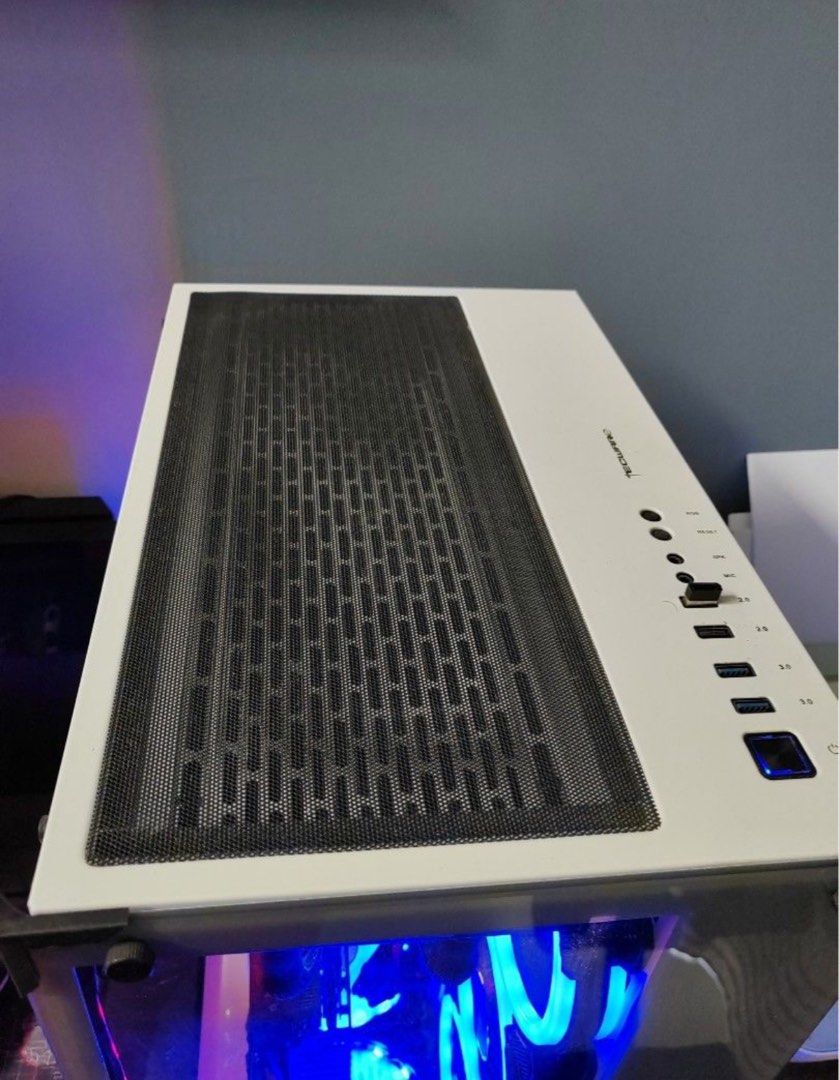 Tecware Vxr White With Vertical Gpu Holder Computers And Tech Parts And Accessories Computer