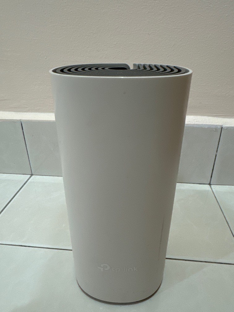 TP-LINK Deco E4R Mesh WiFi Router Like New, Computers & Tech, Parts ...