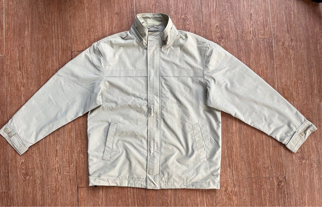 Uniqlo Winbreaker, Men's Fashion, Coats, Jackets and Outerwear on Carousell