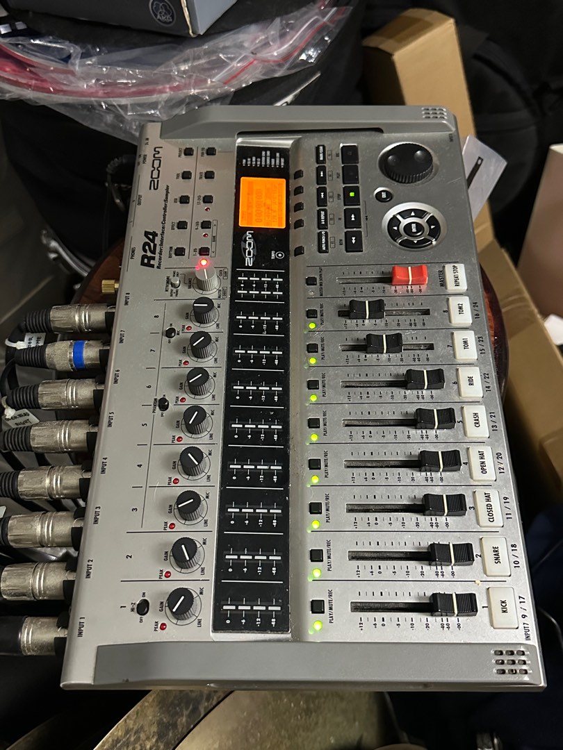 Zoom R24 Multi-Track Recorder (Interface, Controller, and Sampler), Audio, Other Audio Equipment ...
