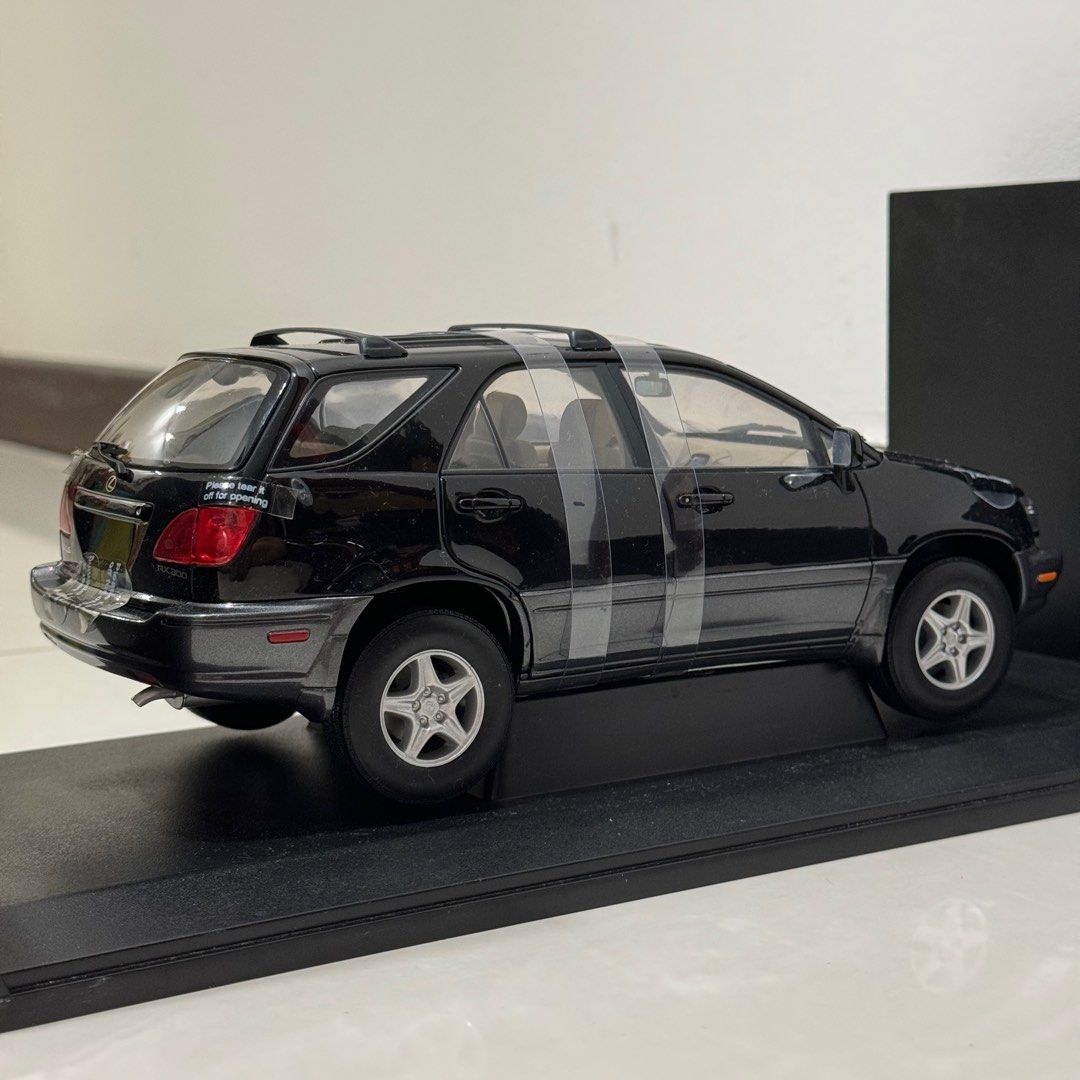 1:18 AutoArt Lexus RX300 Dealer Edition (Black), Hobbies & Toys, Toys ...