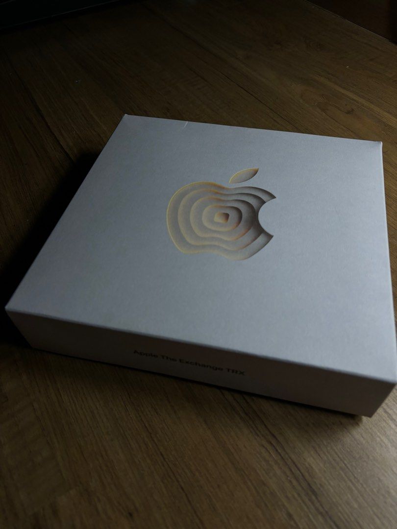 Apple TRX tote bag, Furniture & Home Living, Cleaning & Homecare ...