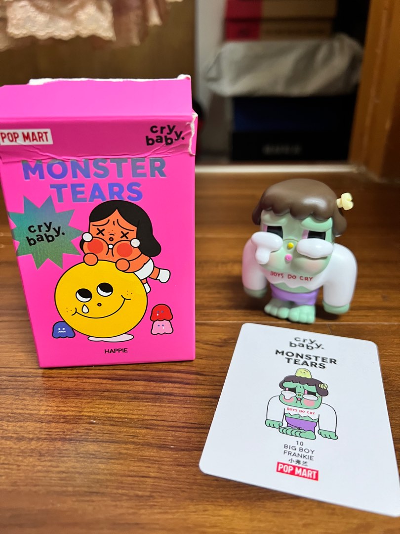 Crybaby monster tears 小佛蘭, 書籍、休閒與玩具, 玩具、公仔、桌遊在旋轉拍賣