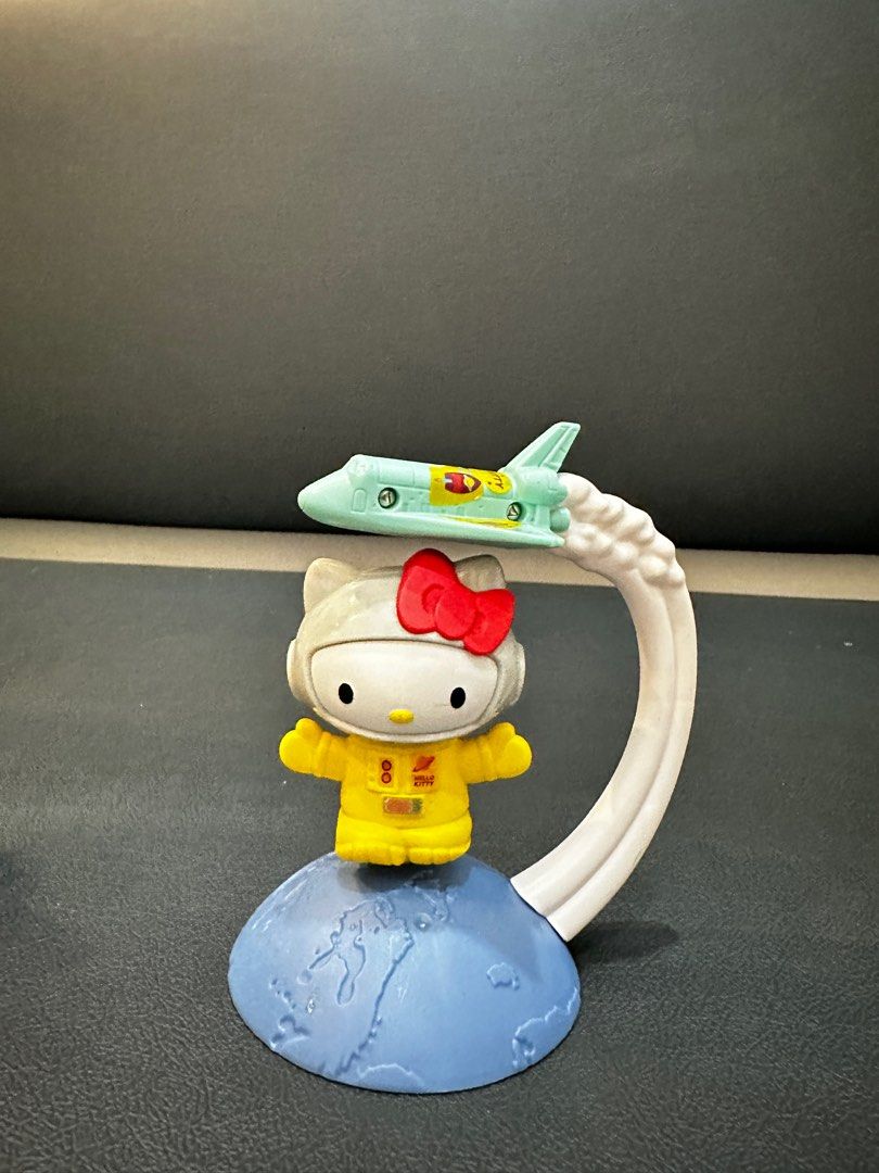 Hello kitty Floating figure, Hobbies & Toys, Toys & Games on Carousell