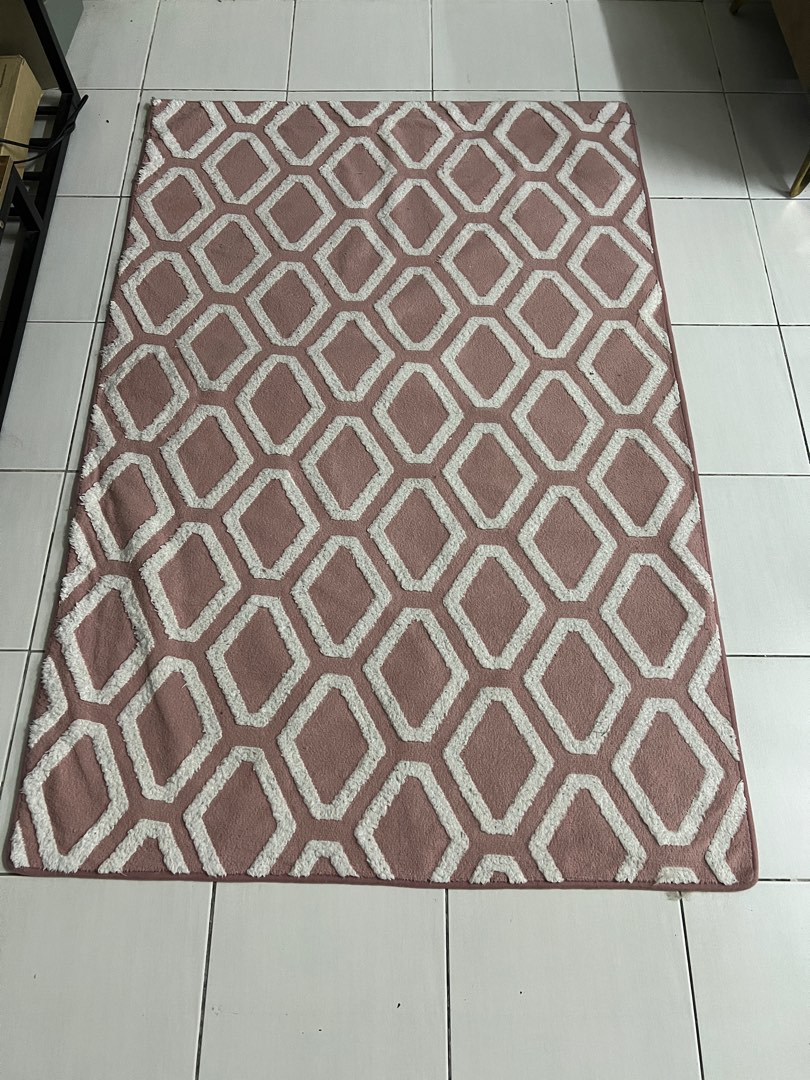 Kaison pink carpet, Furniture & Home Living, Home Decor, Carpets, Mats ...