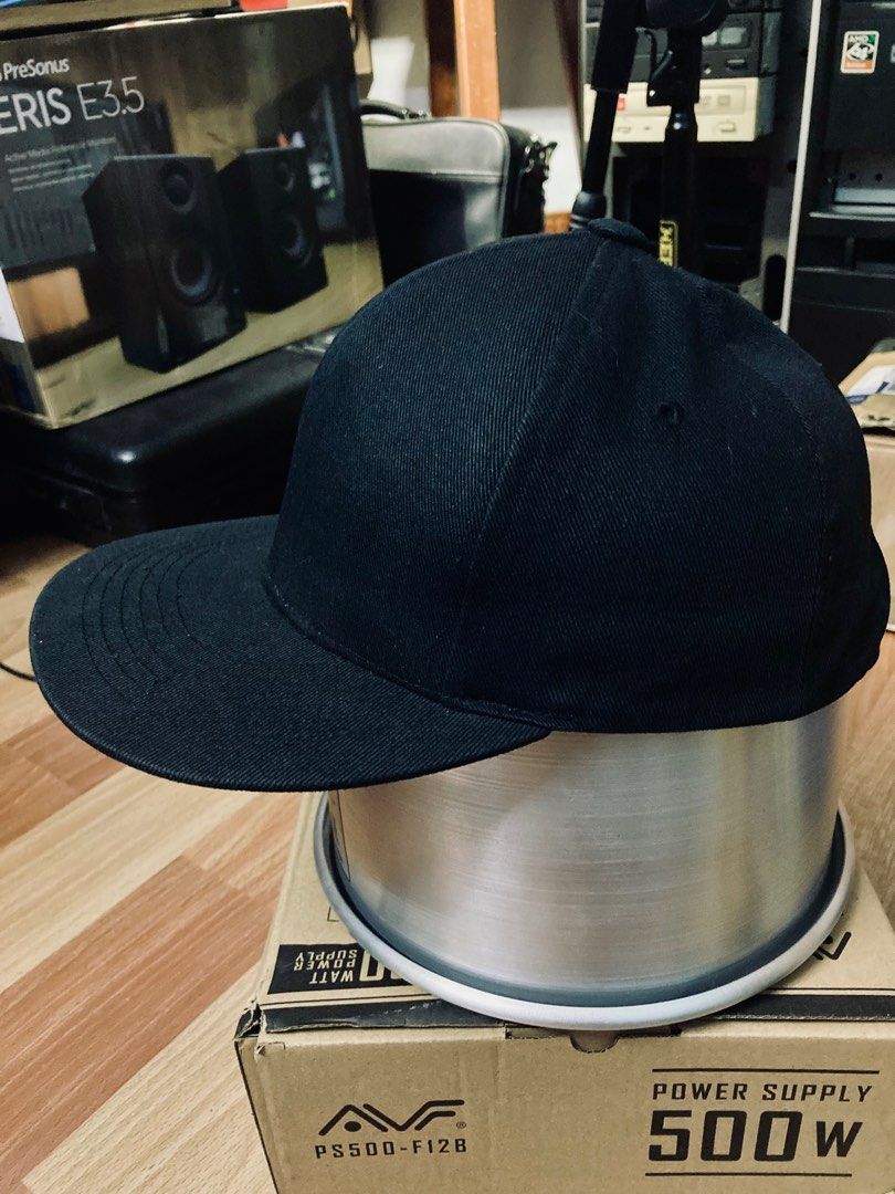 Korean plain snapback, Men's Fashion, Watches & Accessories, Cap & Hats ...