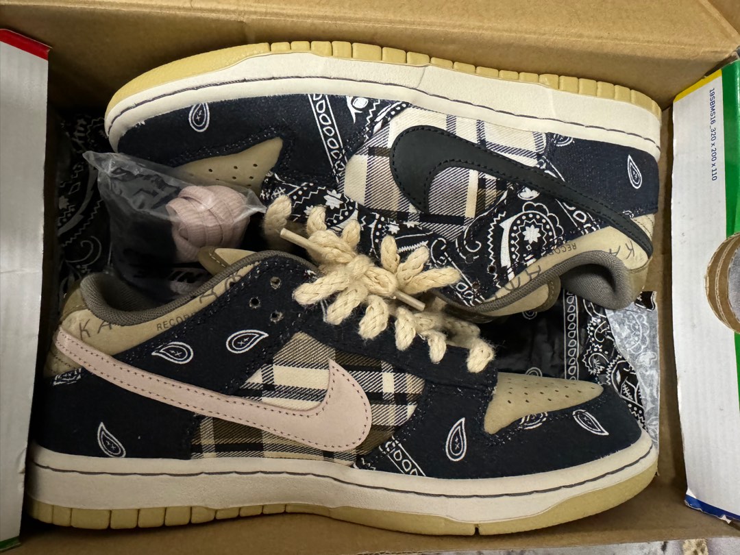 Nike sb travis scott, Men's Fashion, Footwear, Sneakers on Carousell