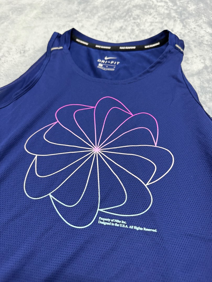 Nike Wheel Running Singlet, Sports Equipment, Other Sports Equipment ...
